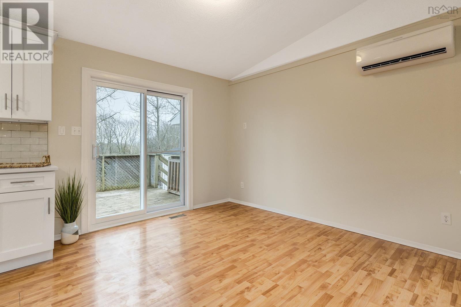 For sale: 17 Sherry Avenue, Kentville, Nova Scotia B4N1Z6 - 202407642 ...