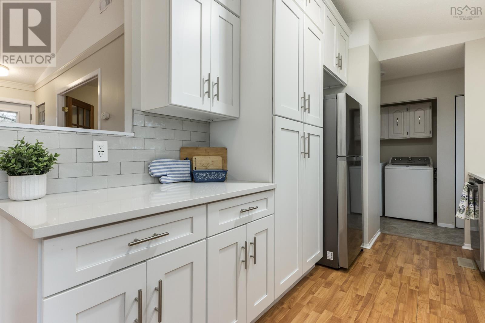 For sale: 17 Sherry Avenue, Kentville, Nova Scotia B4N1Z6 - 202407642 ...