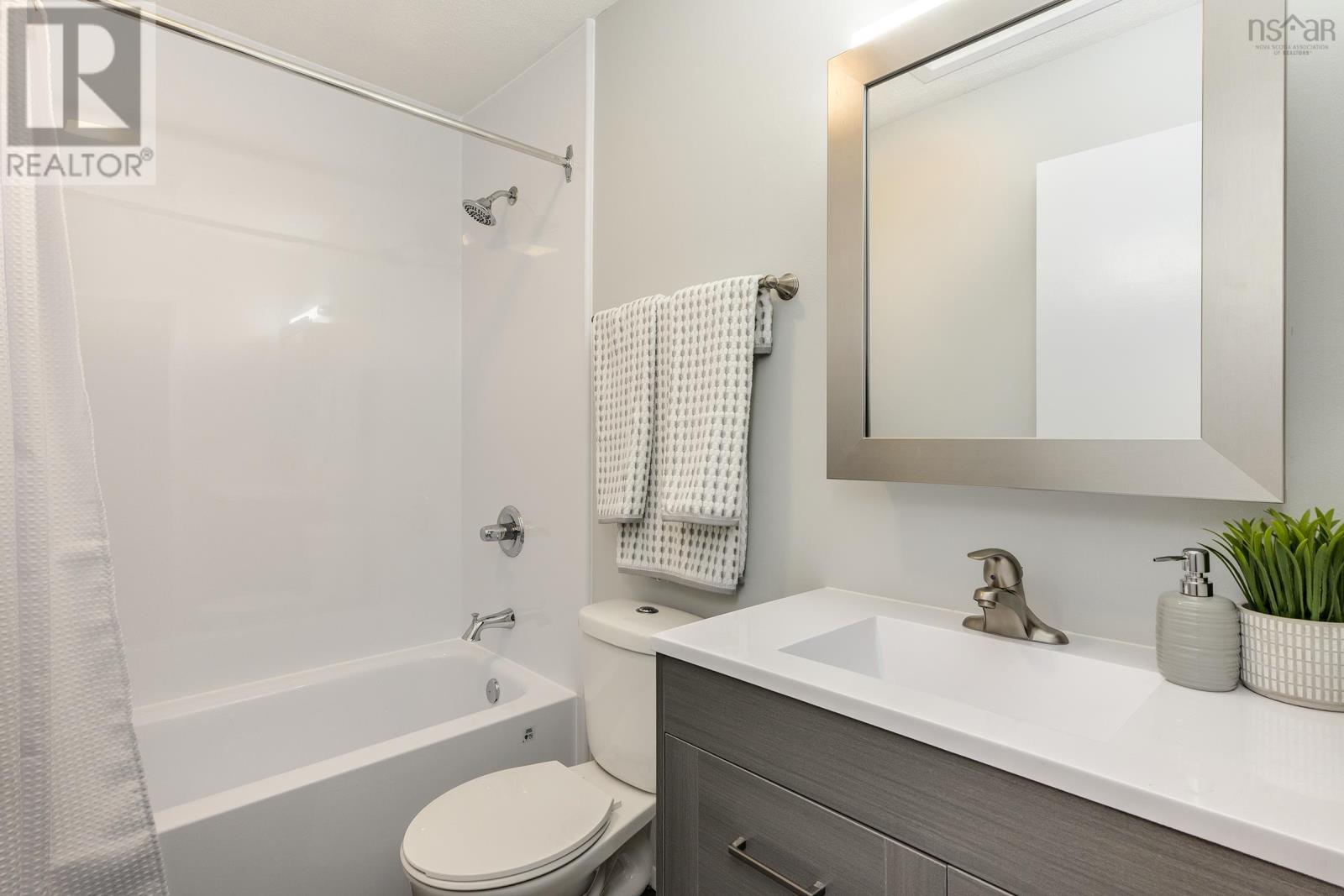 For sale: 17 Sherry Avenue, Kentville, Nova Scotia B4N1Z6 - 202407642 ...