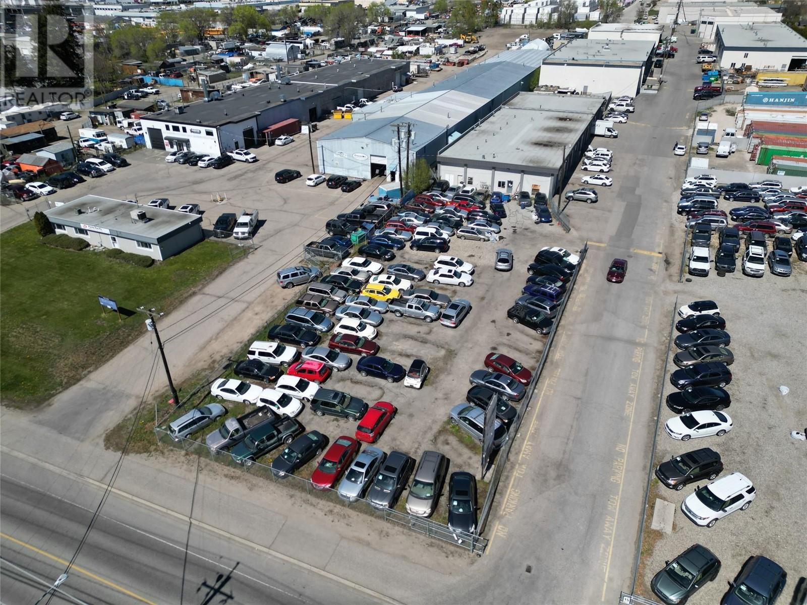 For lease: 880 Leathead Road Unit# 1 & 2, Kelowna, British Columbia ...