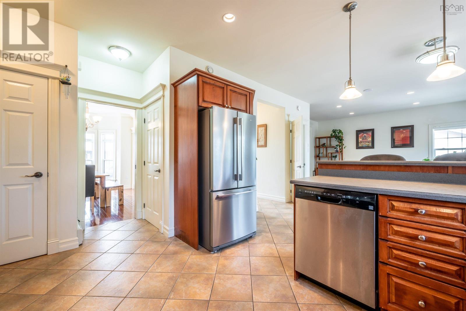 For sale: 96 Starboard Drive, Halifax, Nova Scotia B3M4T5 - 202402181 ...