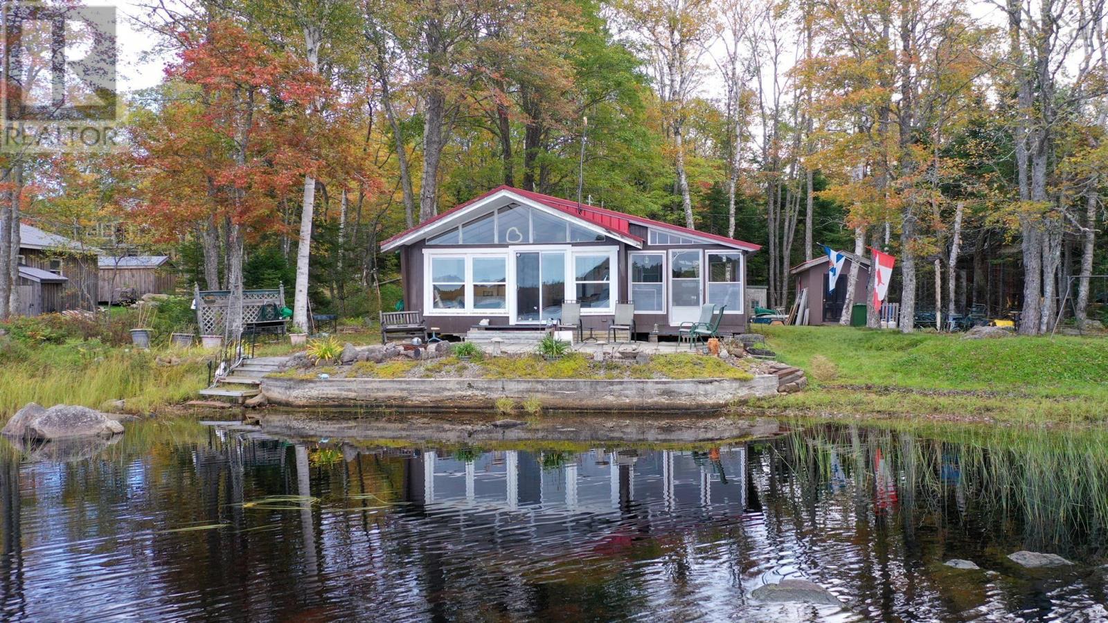 For sale: 21 Lake Paul Road, Lake Paul, Nova Scotia B0P1C0 - 202406533 ...