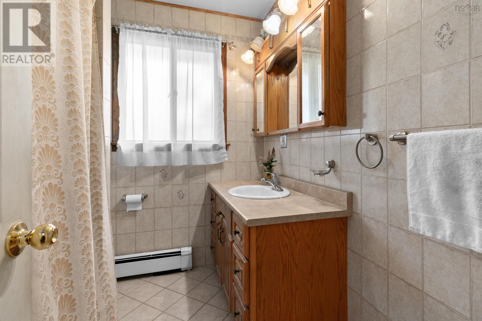 2975 Joseph Howe Drive, Halifax, Nova Scotia B3L4H1 | REALTOR.ca