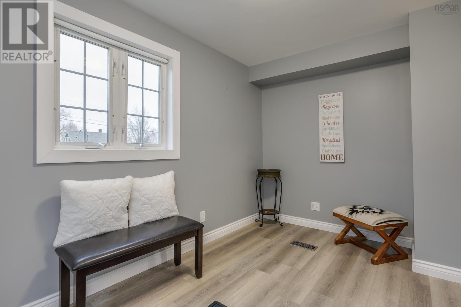 For sale: 94 Frederick Avenue, Fairview, Nova Scotia B3N2K8 - 202406282 ...