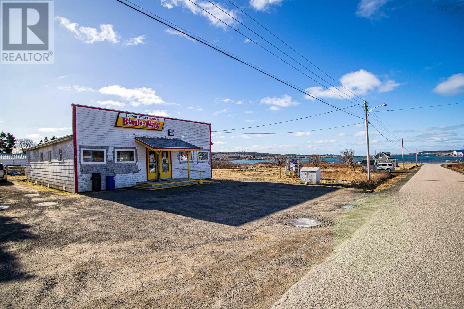For sale: 72 School Street, Freeport, Nova Scotia B0V1B0 - 202405566 ...