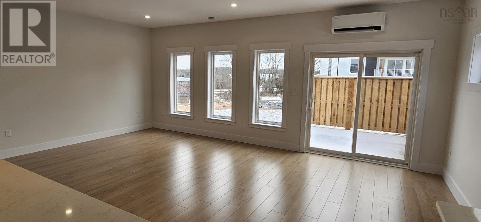 For sale: 22 Ridge Avenue, Stewiacke, Nova Scotia B0N2J0 - 202403884 ...