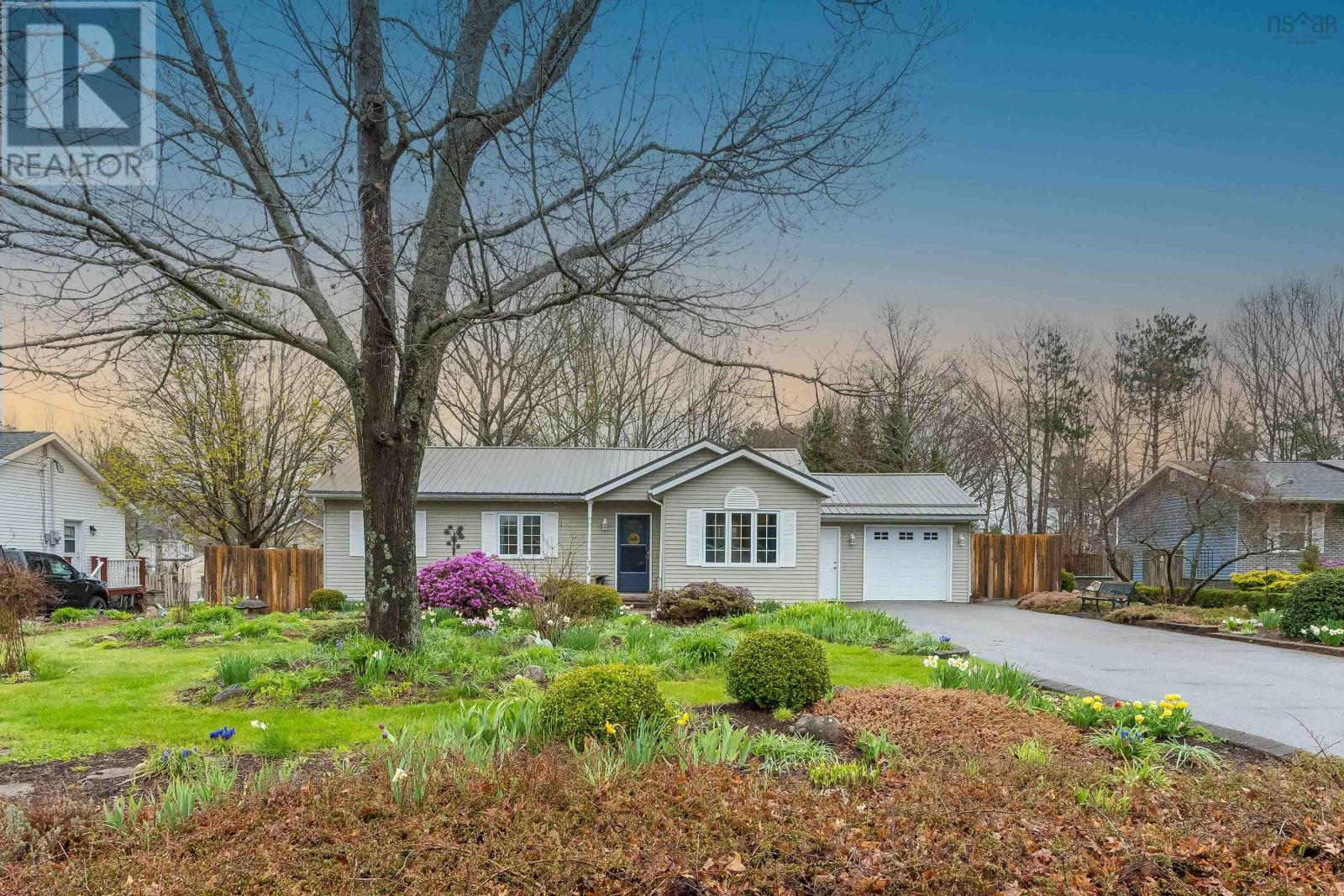 1714 Kingswood Lane, Kingston, Nova Scotia B0P1R0 | REALTOR.ca