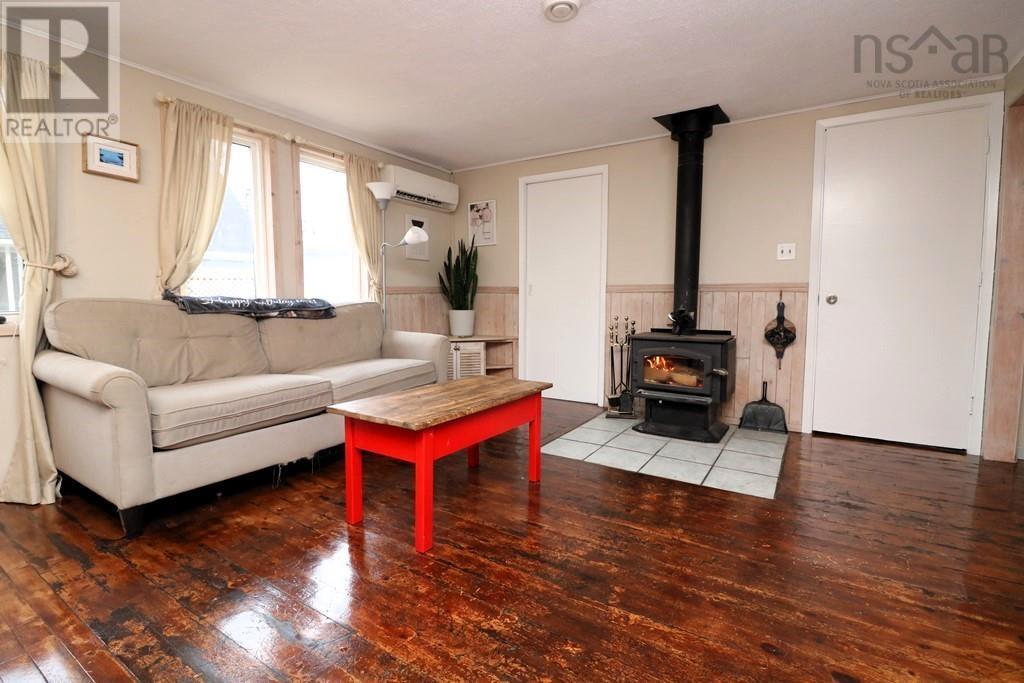 25 Middle River Road, Chester Basin, Nova Scotia B0J1K0 | REALTOR.ca