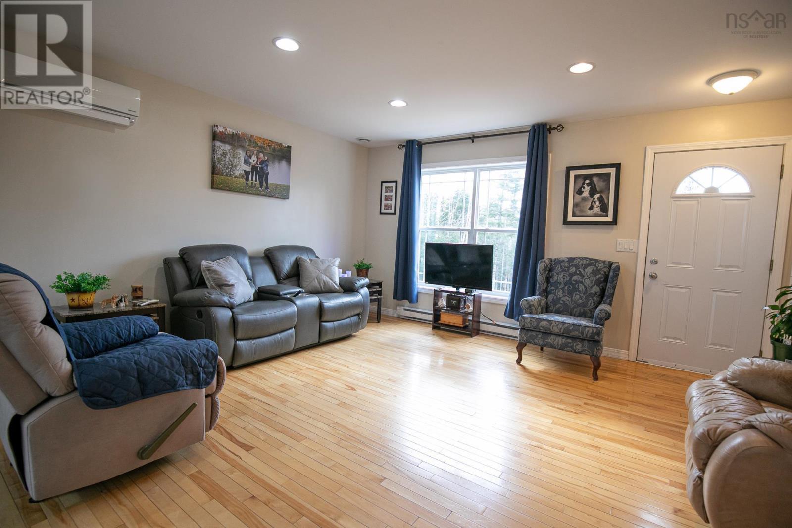 For sale: 17980 Highway 2, Fenwick, Nova Scotia B0L1C0 - 202405112 ...