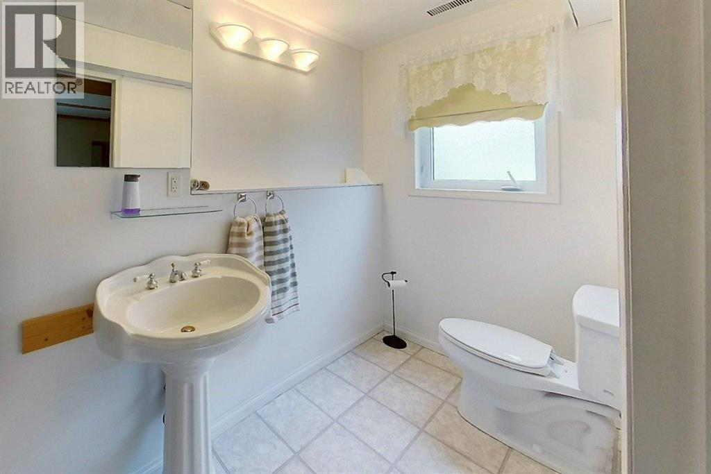 For sale: 5114 49 AVE, Robb, Alberta T0E1X0 - A2136267 | REALTOR.ca