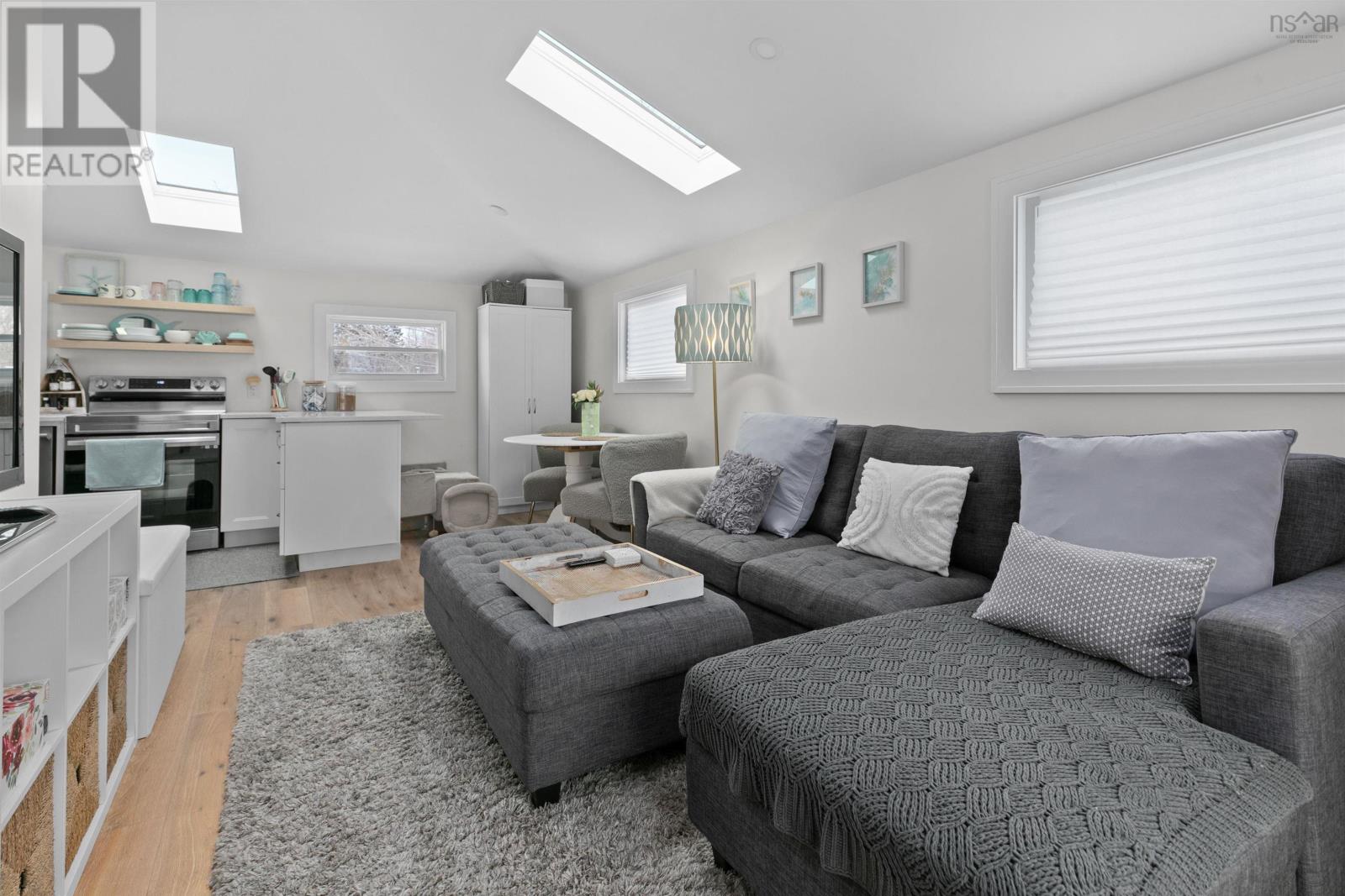 For sale: 45 Queen Street, Chester, Nova Scotia B0J1J0 - 202404685 ...