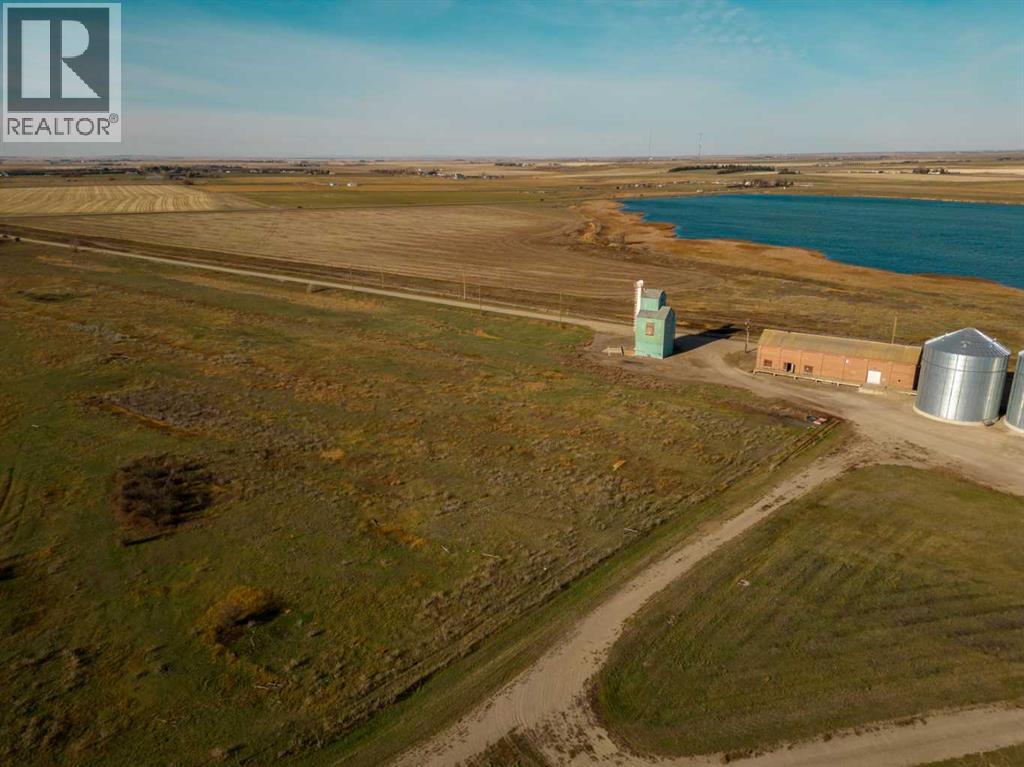 For sale: 300 Railway, Raymond, Alberta T0K2L0 - A2091198 | REALTOR.ca