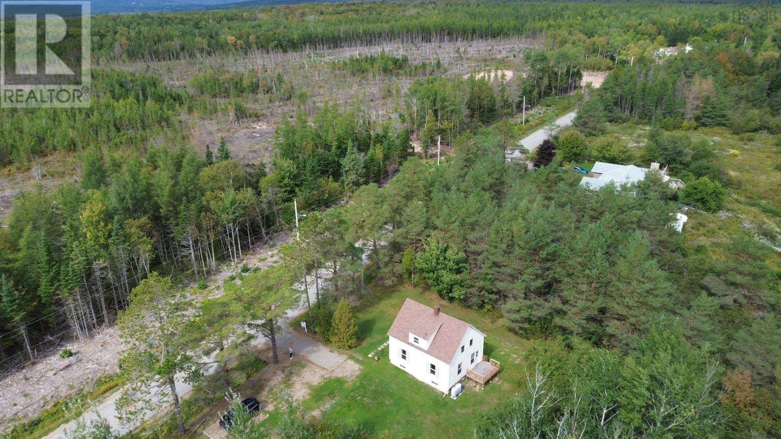 For sale: 458 Cenotaph Road, West Bay Road, Nova Scotia B0E3L0 ...