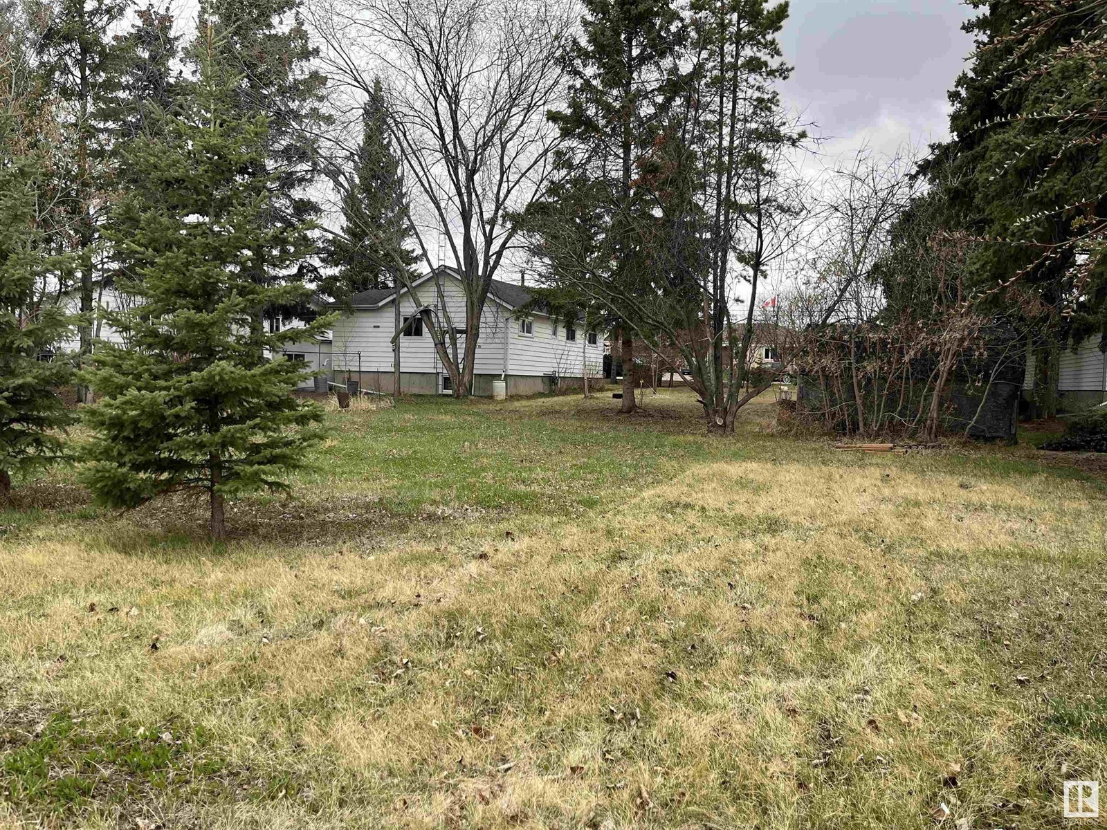 For sale: 5333 & 5329 50 AV, Elk Point, Alberta T0A1A0 - E4386392 ...