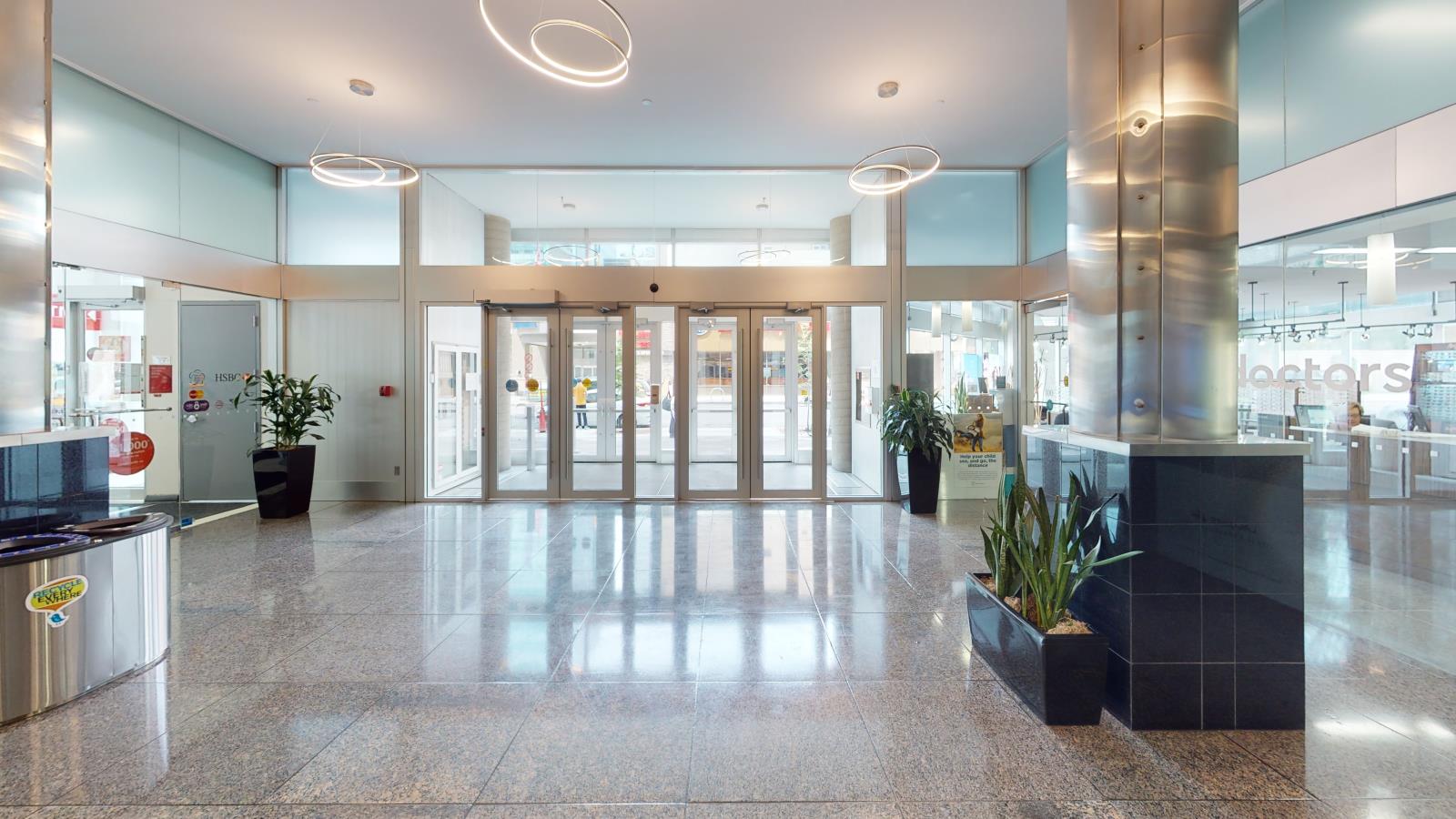 For lease: 330 St. Mary Avenue, Winnipeg, Manitoba R3C3Z5 ...