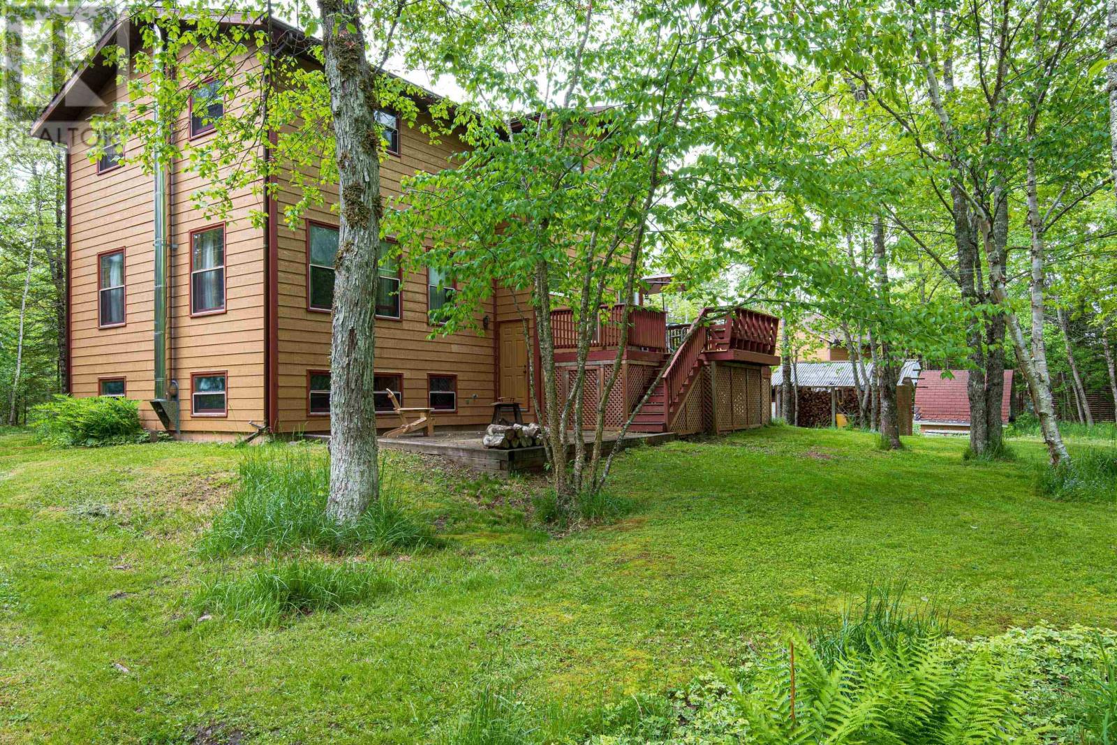 For sale: 18 Stage Road, Enfield, Nova Scotia B2T1C3 - 202412826 ...