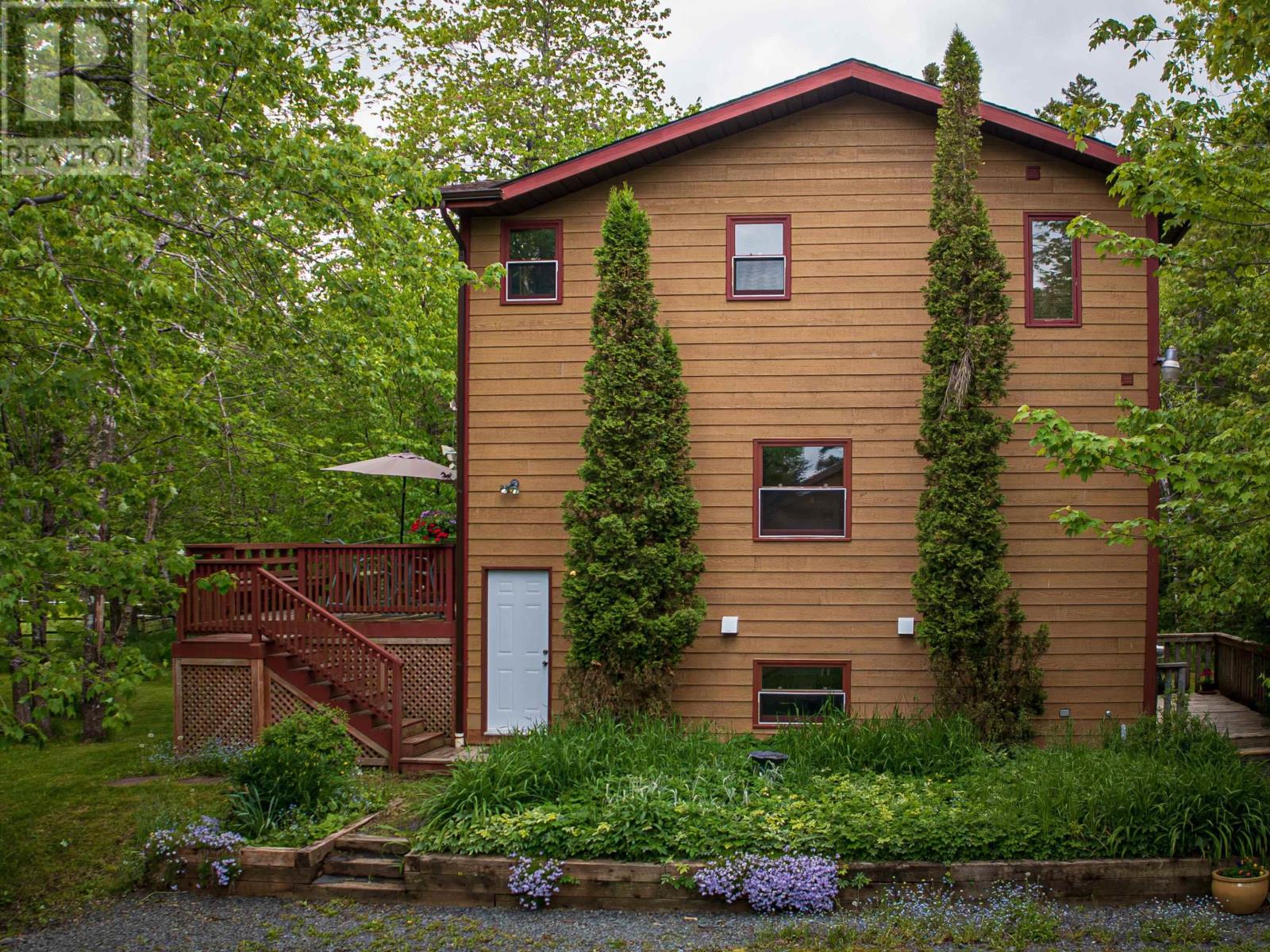 For sale: 18 Stage Road, Enfield, Nova Scotia B2T1C3 - 202412826 ...