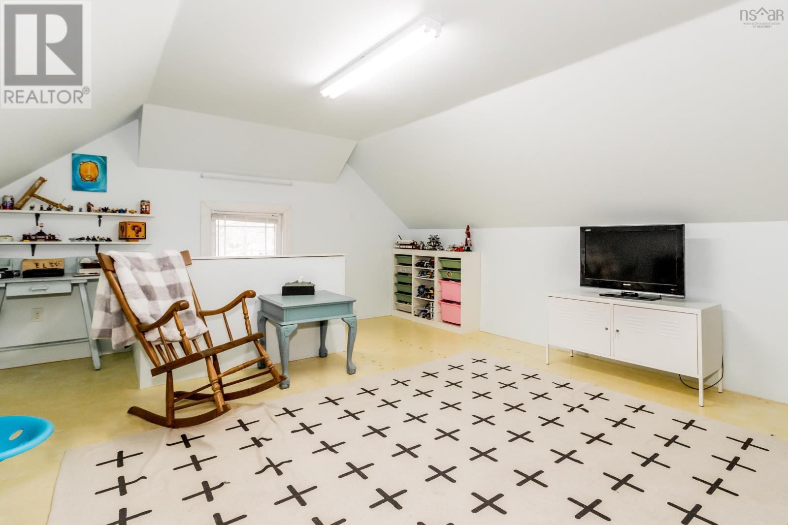 For sale: 204 Main Street, Berwick, Nova Scotia B0P1E0 - 202406503 ...