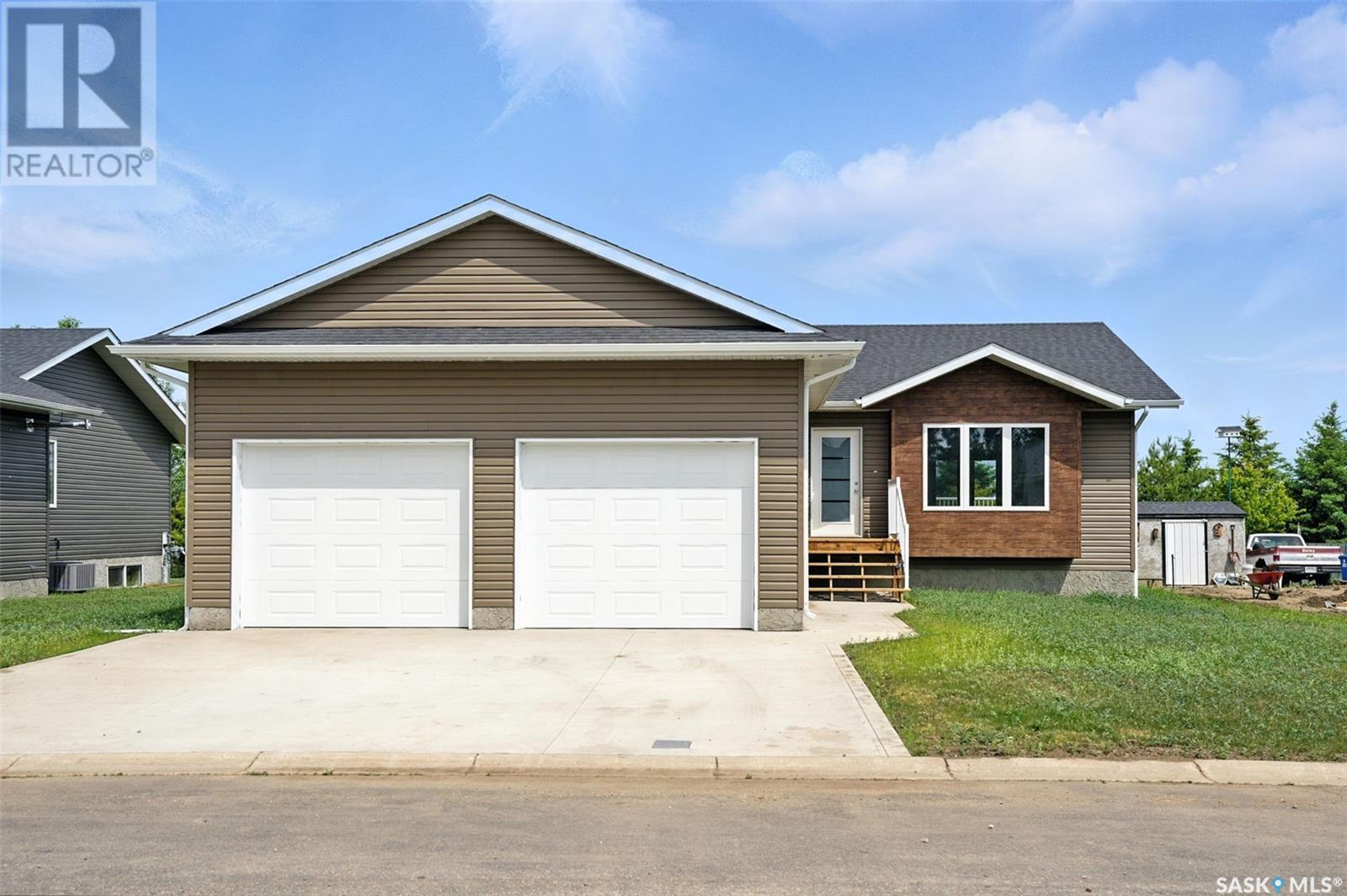 À vendre : 216 Kestrel COURT, Rosthern, Saskatchewan S0K3R0 - SK976235 ...