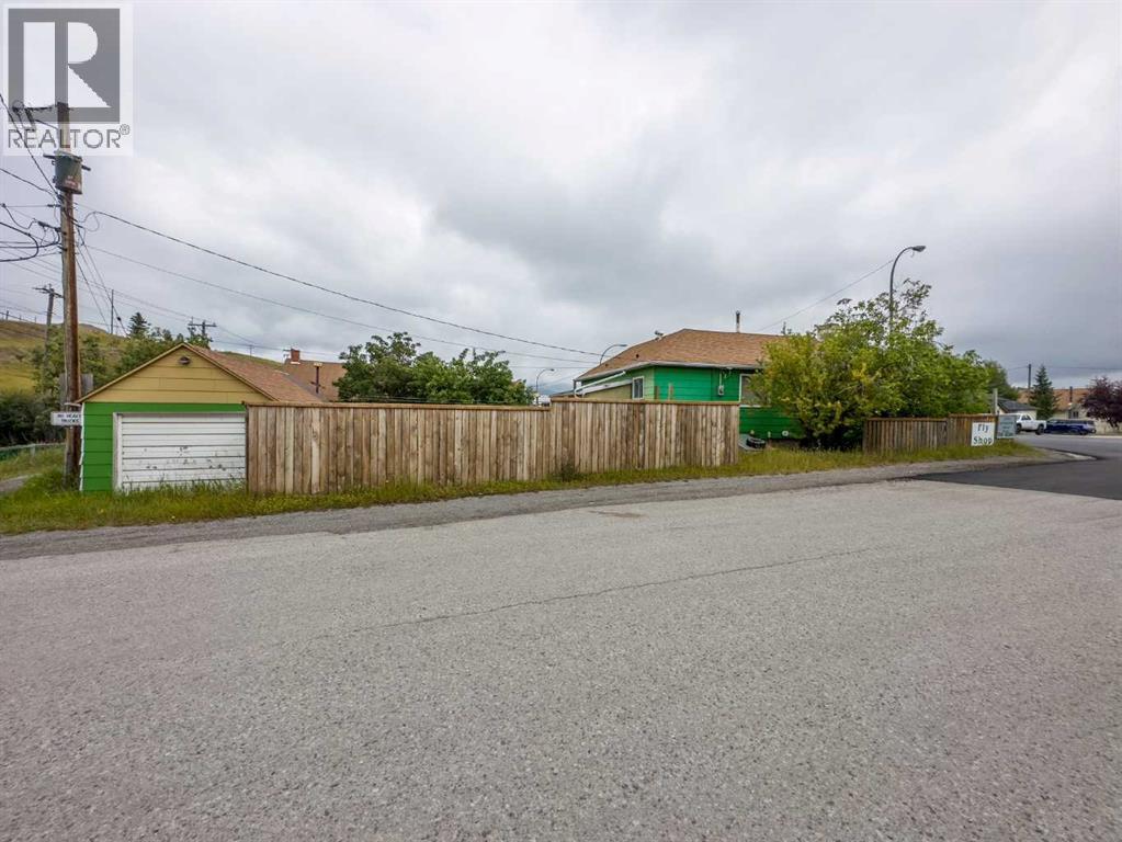 For sale: 8301 20 Avenue, Coleman, Alberta T0K0M0 - A2148468 | REALTOR.ca