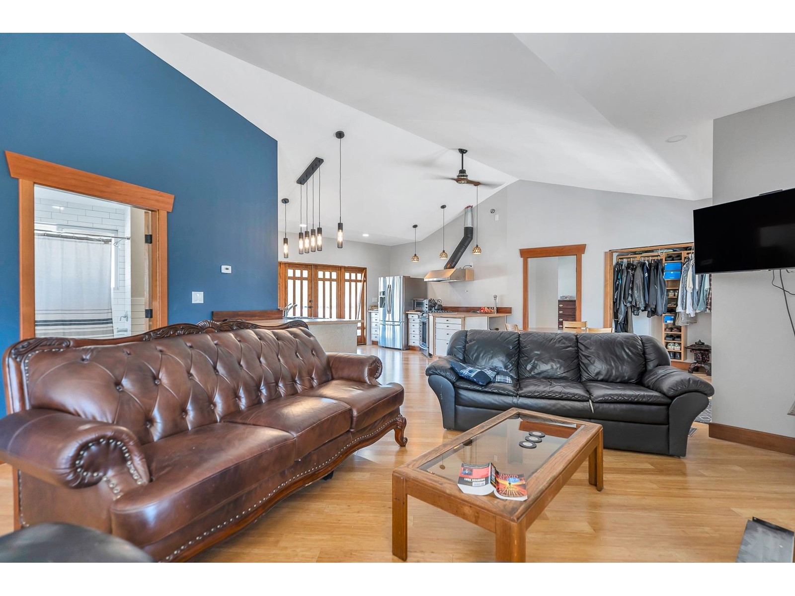 For sale: 857 BRADNER ROAD, Abbotsford, British Columbia V4X1H8 ...