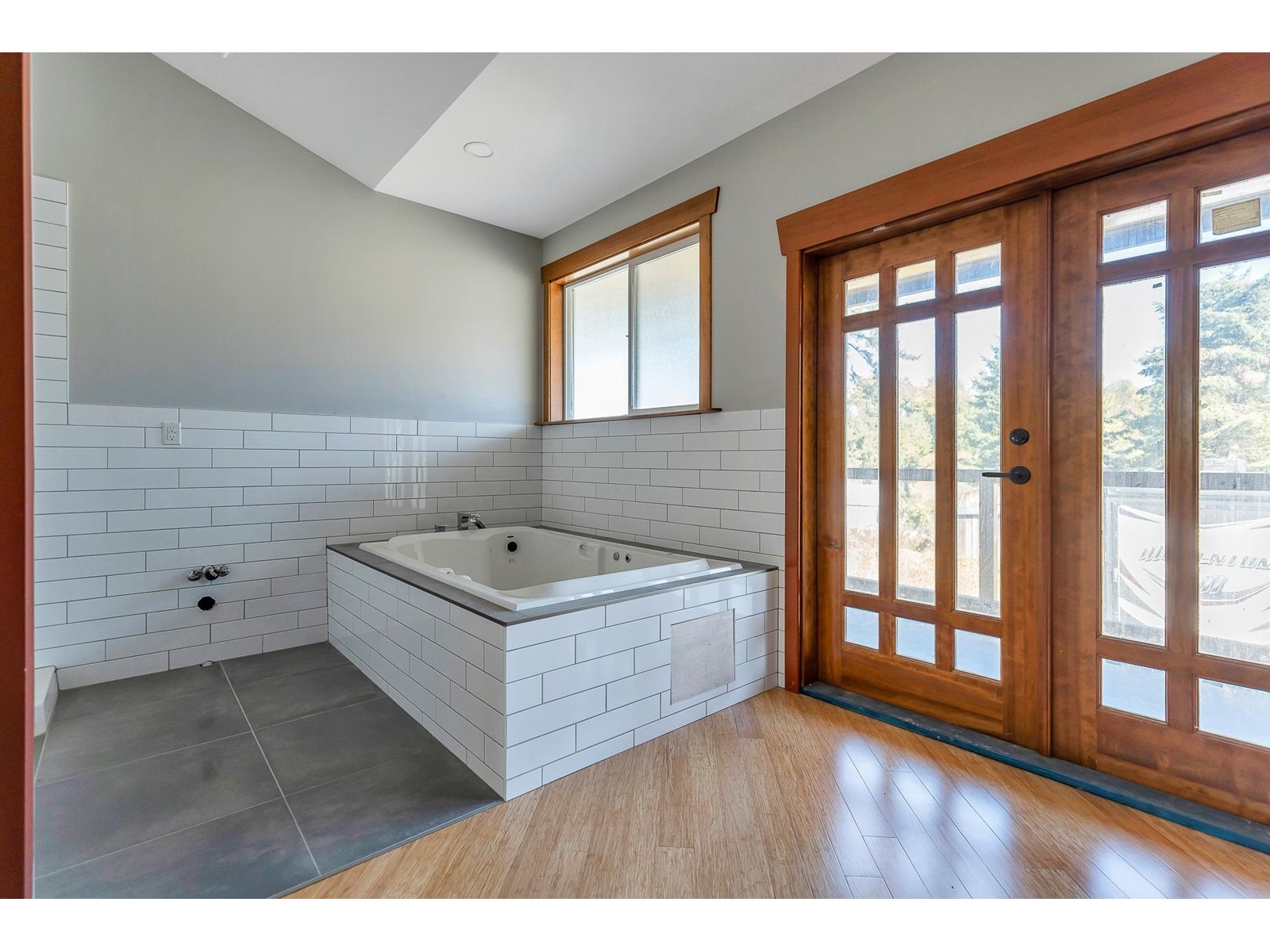 For sale: 857 BRADNER ROAD, Abbotsford, British Columbia V4X1H8 ...