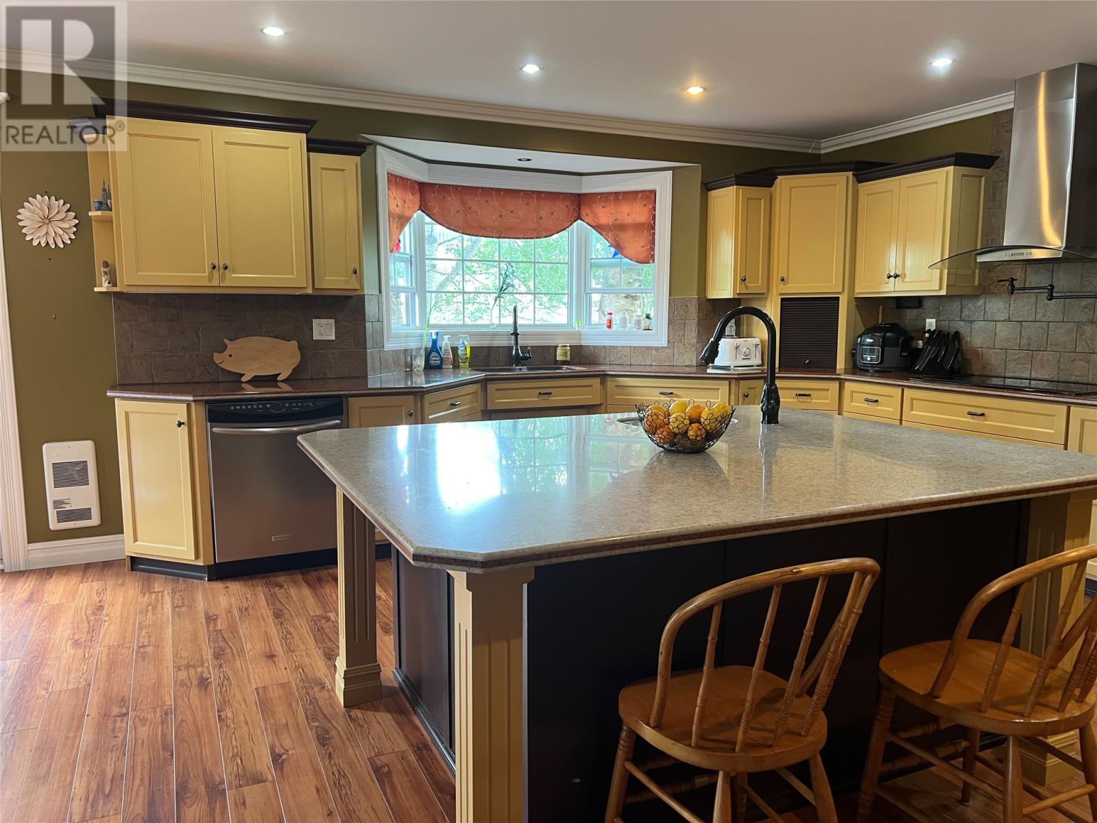 For sale: 50 Main Street, Springdale, Newfoundland & Labrador A0J1T0 ...