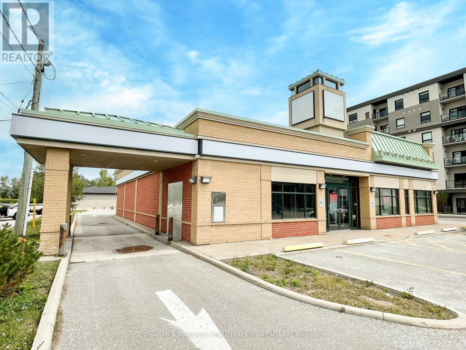 For lease: 2 - 11846 TECUMSEH ROAD E, Tecumseh, Ontario N8N1L7 ...