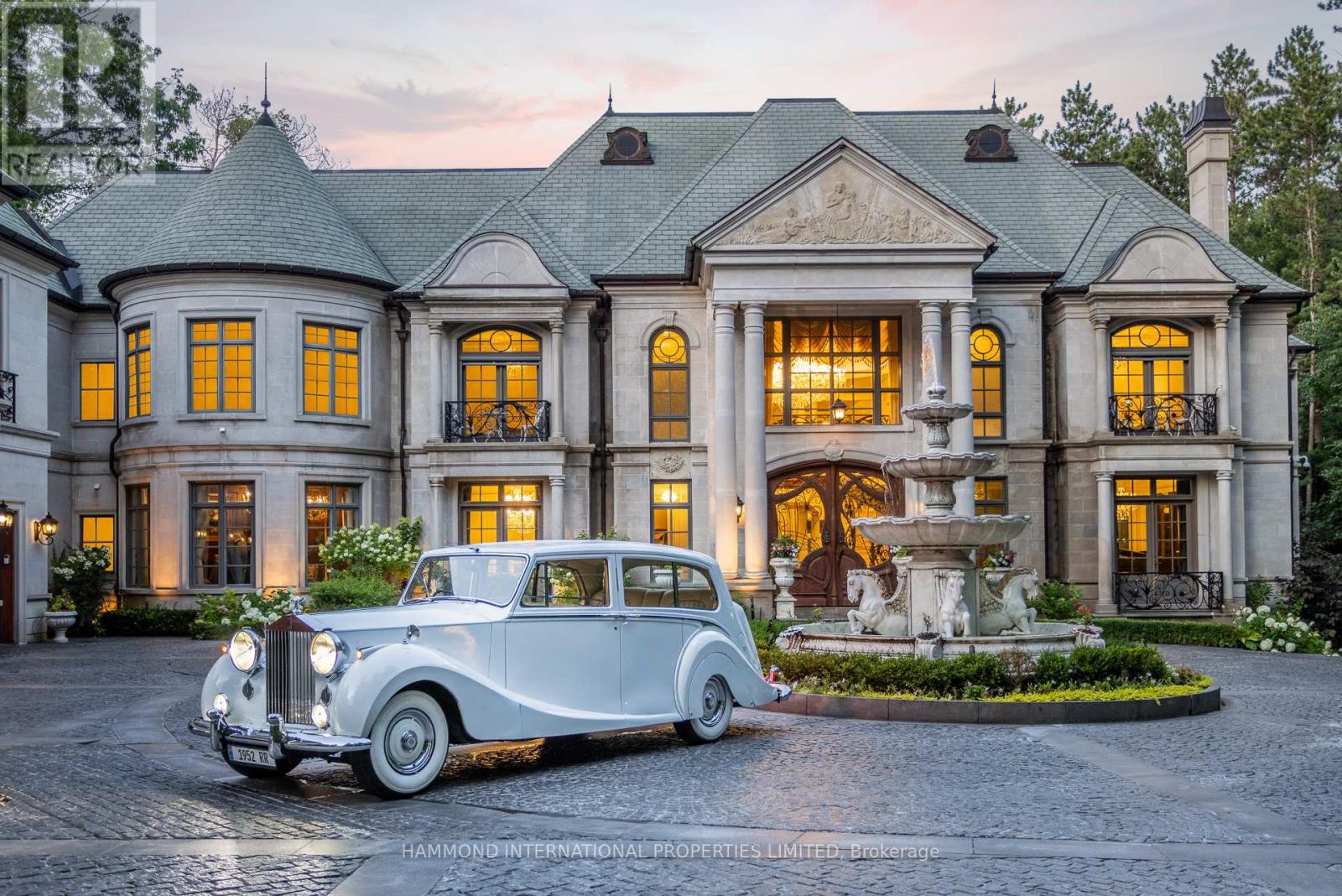 For sale: 33 FOREST RIDGE ROAD, Richmond Hill, Ontario L4E3L8 ...