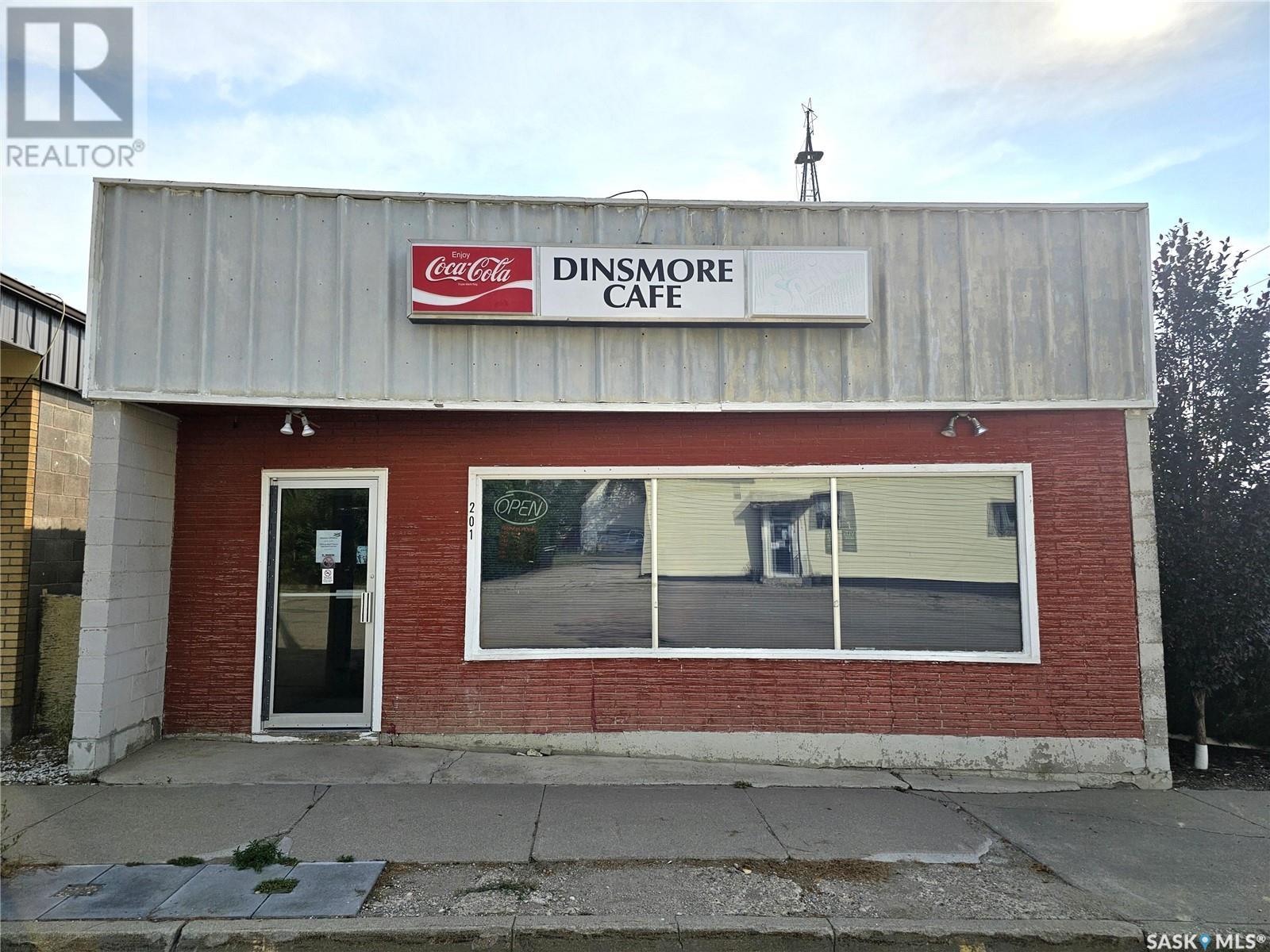 For sale: 201 Main Street, Dinsmore, Saskatchewan S0L0T0 - SK979720 ...