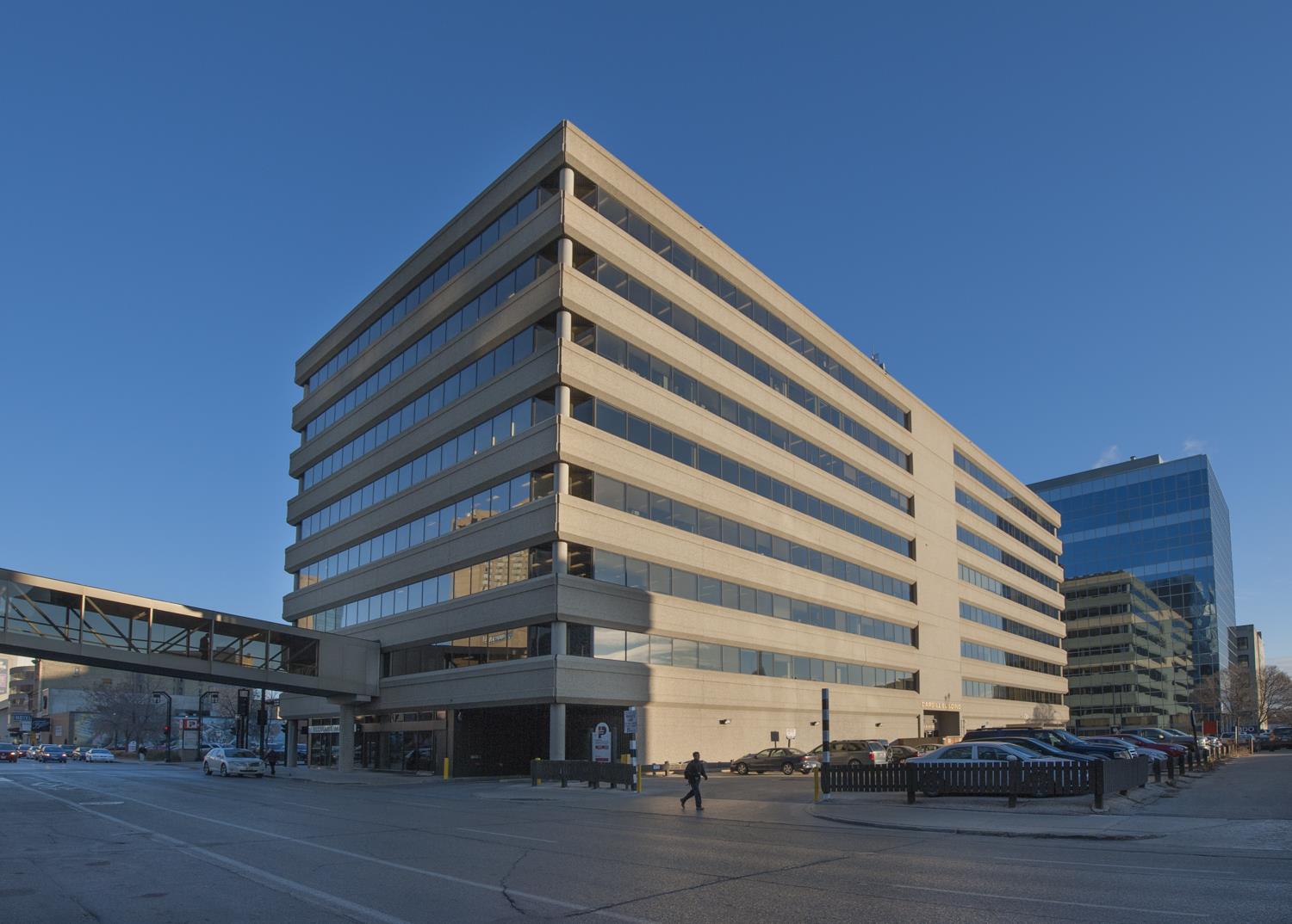 For lease: 240 Graham Avenue, Winnipeg, Manitoba R3C0J7 ...