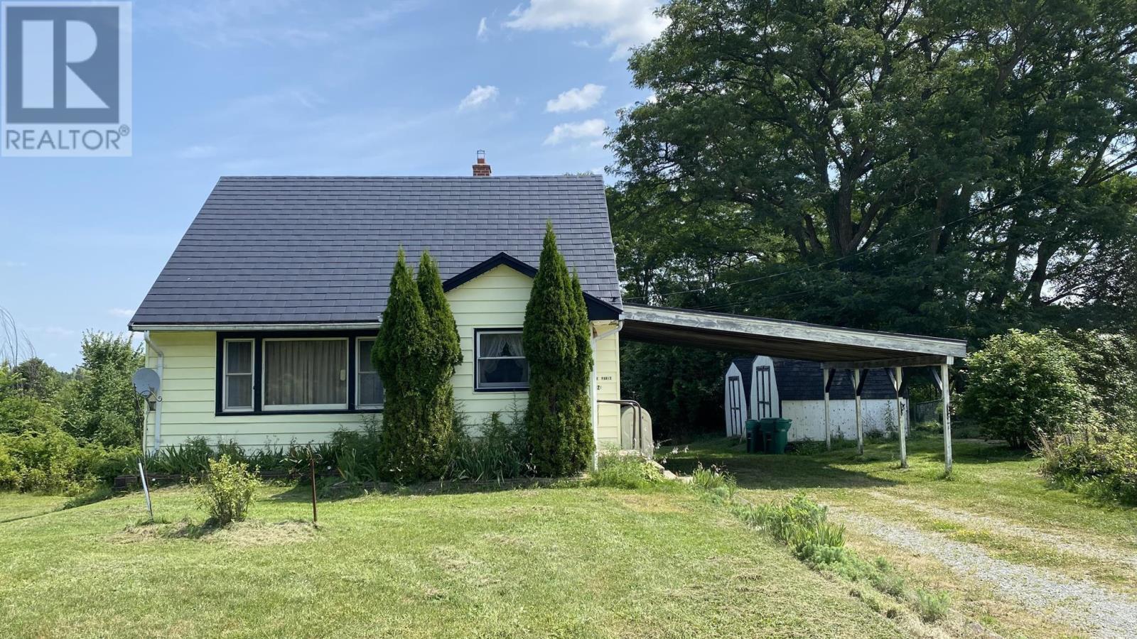 For sale: 125 Cottage Street, Windsor, Nova Scotia B0N2T0 - 202419108 ...