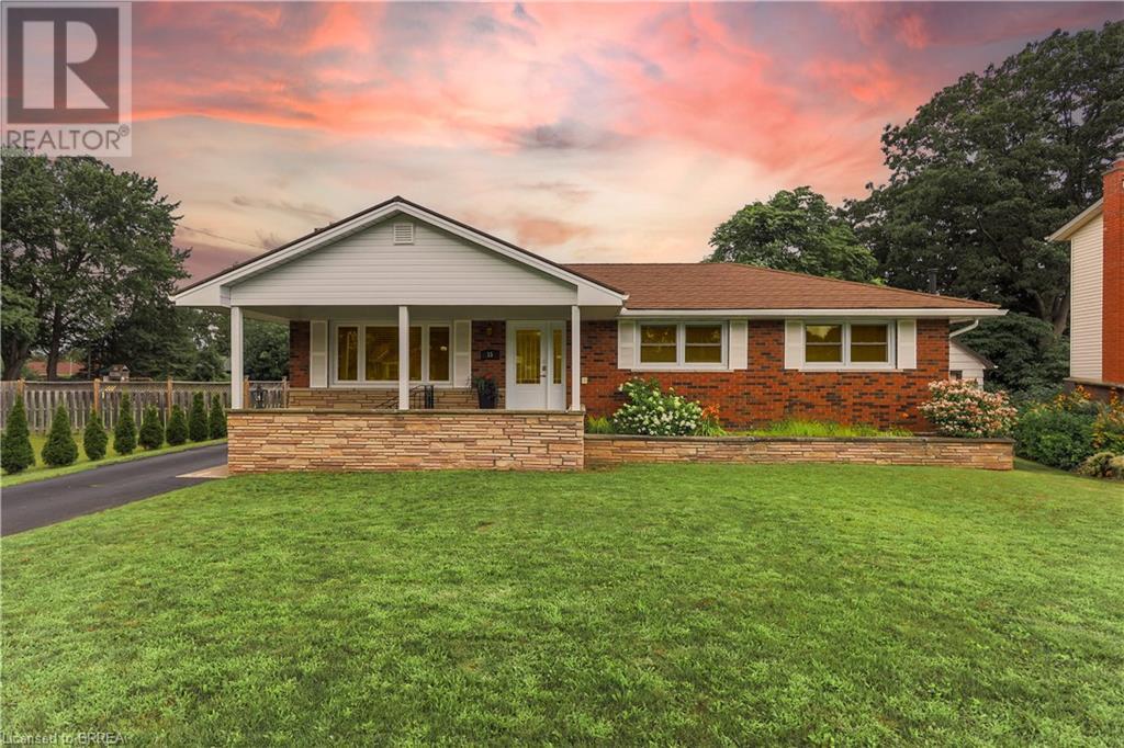 For sale: 25 CHARLES Street, Simcoe, Ontario N3Y1Z5 - 40642873 | REALTOR.ca