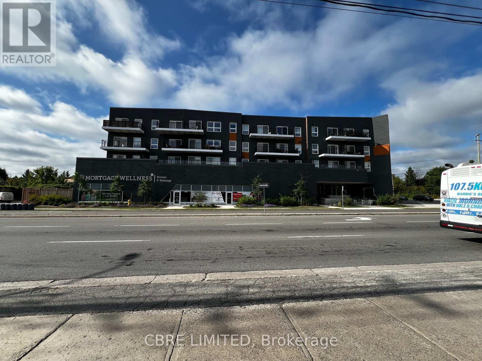 For sale: 1A - 430 ESSA ROAD, Barrie (Holly), Ontario L9J0M1 - S9346476 ...