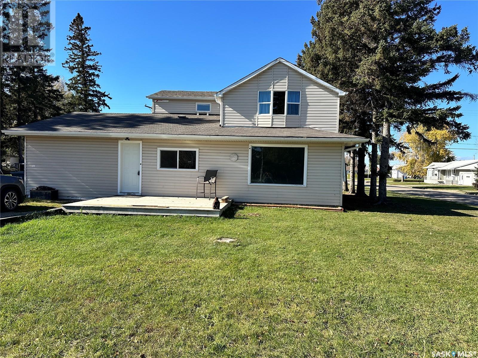 For sale: 13 Wauchope STREET, Redvers, Saskatchewan S0C2H0 - SK985959 | REALTOR.ca