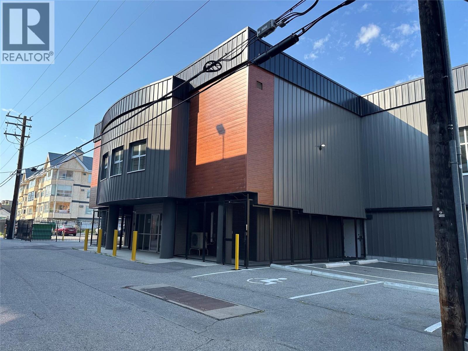 For lease: 352 WINNIPEG Street Unit# 207, Penticton, British Columbia ...