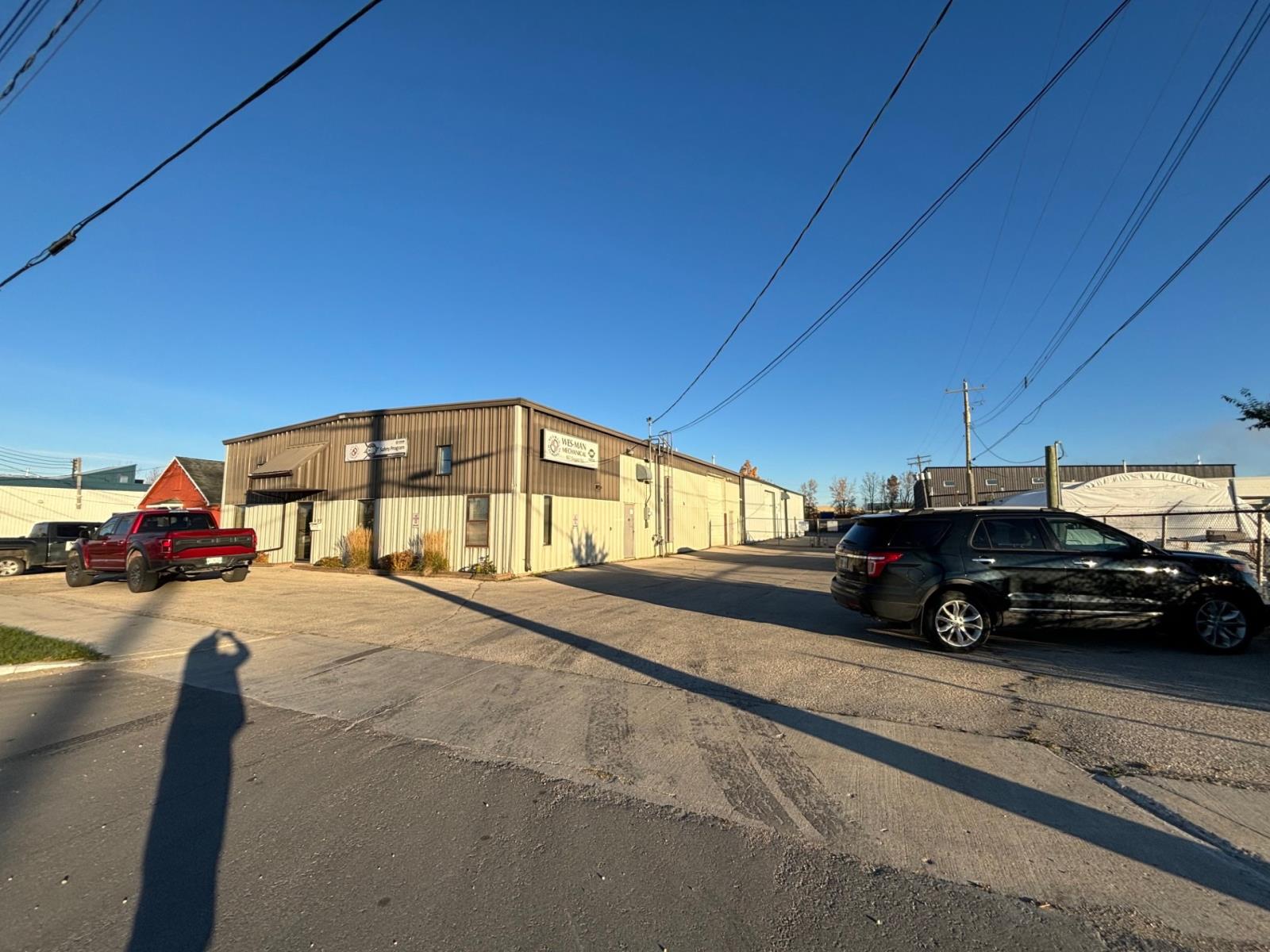 For lease: 927 Dugald Rd., Winnipeg, Manitoba R2J0G7 ...