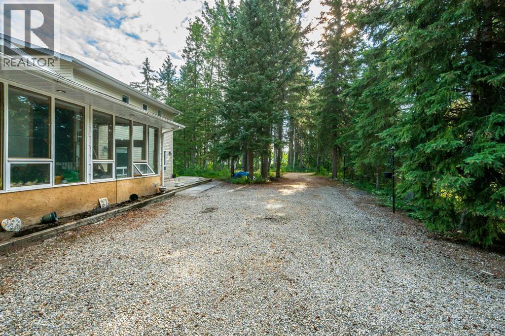 For sale: 102-4042 Highway 587, Rural Red Deer County, Alberta T0M0K0 ...