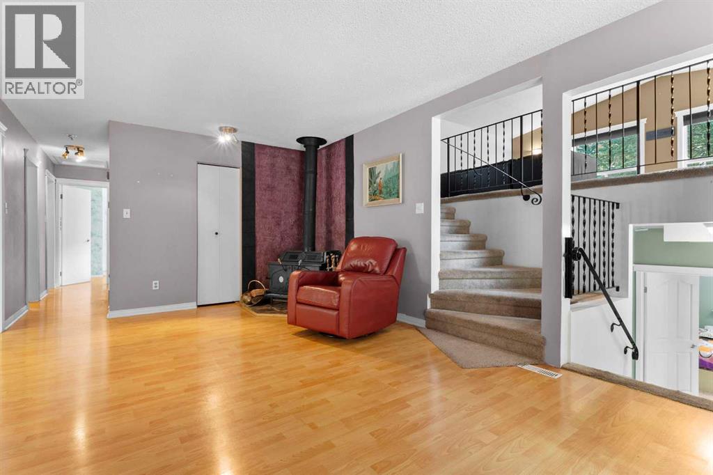 For sale: 102-4042 Highway 587, Rural Red Deer County, Alberta T0M0K0 ...