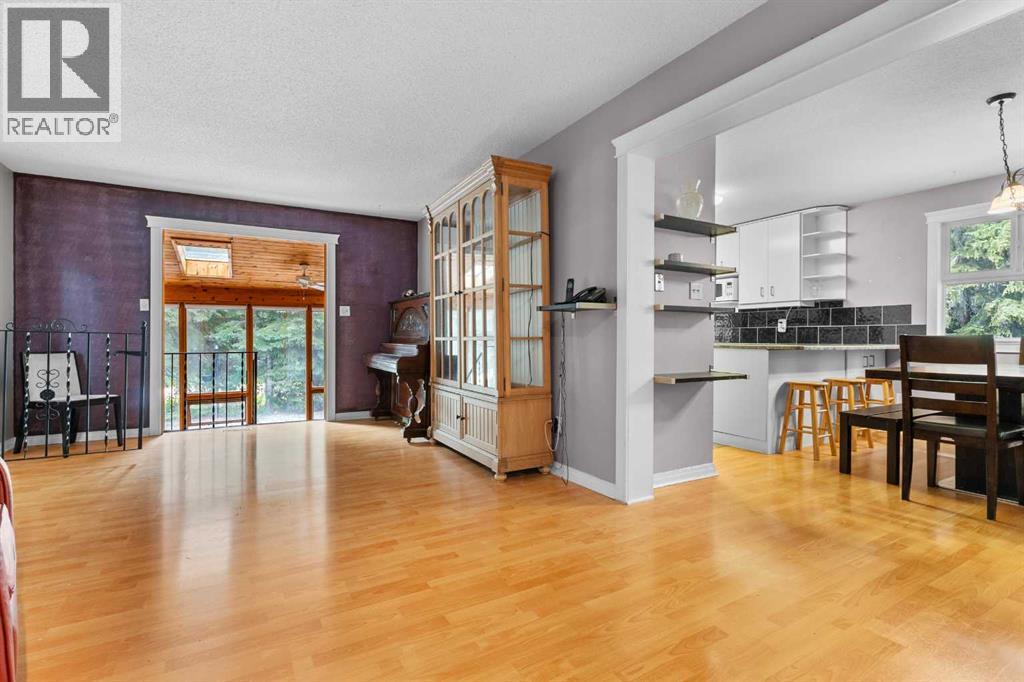 For sale: 102-4042 Highway 587, Rural Red Deer County, Alberta T0M0K0 ...