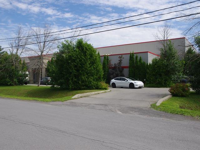 For lease: 19 Rue de la Coopérative, Rigaud, Quebec J0P1P0 - 11320844 ...