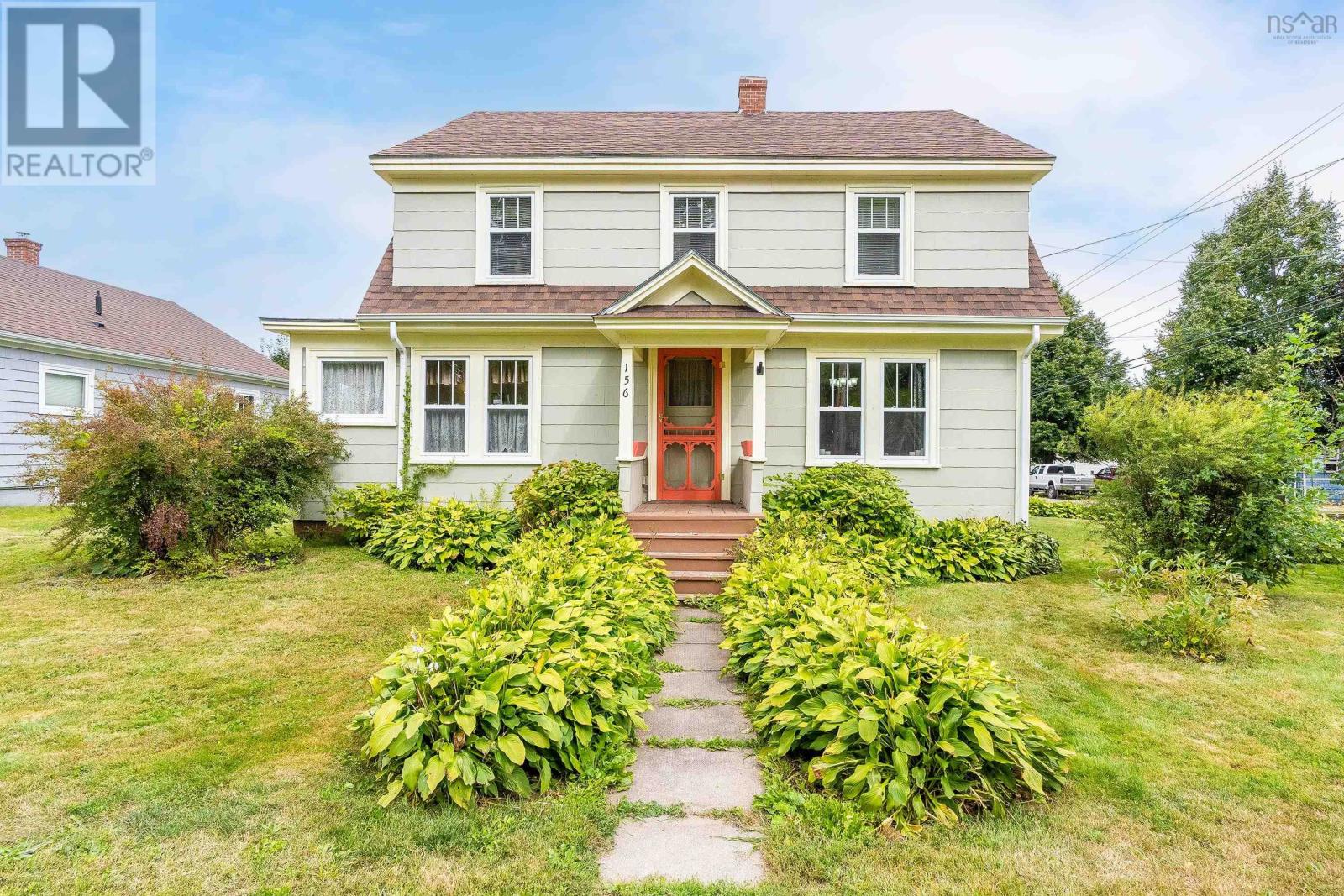 For sale: 156 Cottage Street, Berwick, Nova Scotia B0P1E0 - 202421735 ...