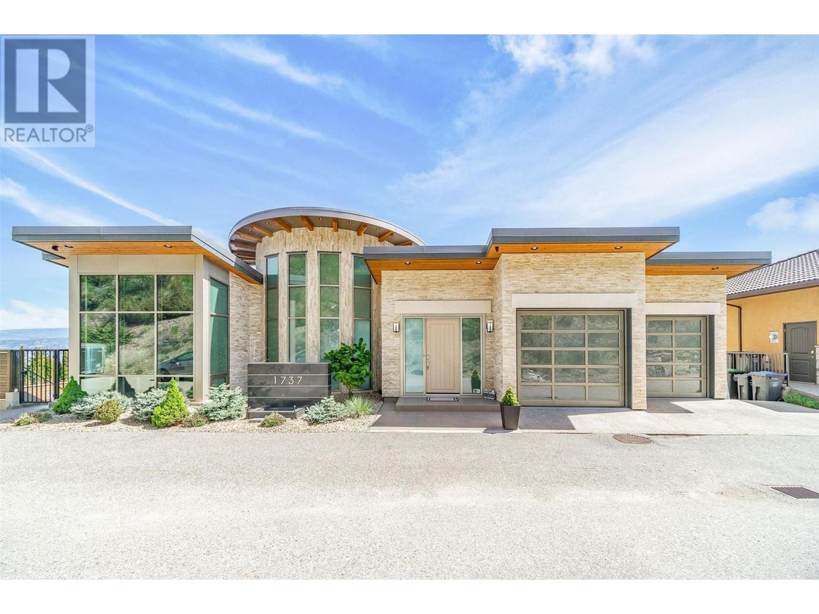 For sale: 1737 Scott Crescent, West Kelowna, British Columbia V1Z4B8 ...