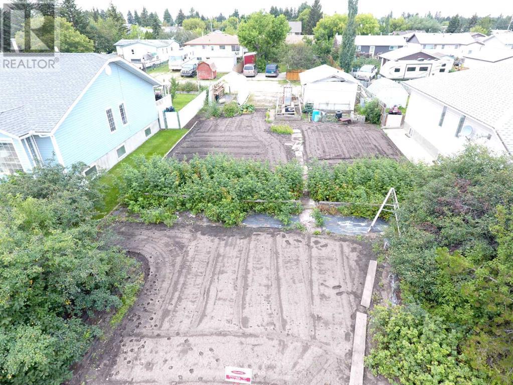 For sale: 4563 Eastview Crescent, Rimbey, Alberta T0C2J0 - A2130826 ...