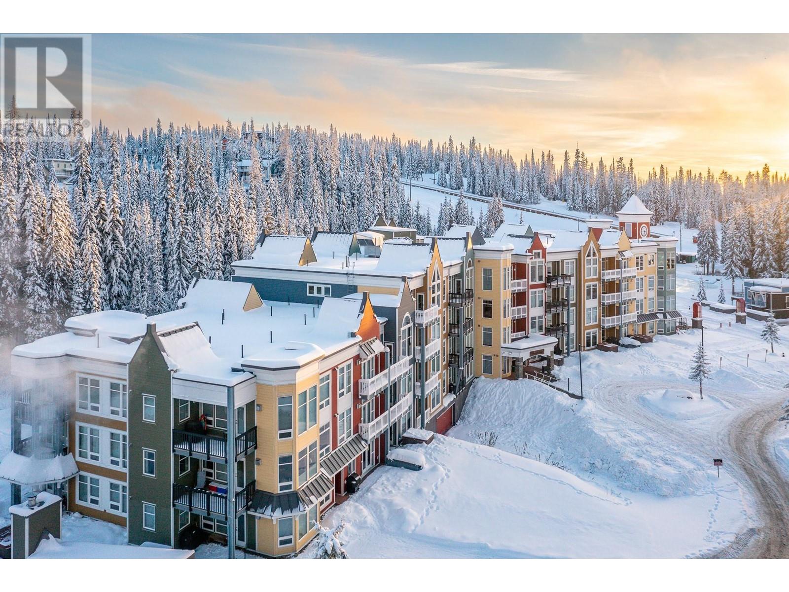 For sale: 30 Monashee Road Unit# 310, Silver Star, British Columbia ...