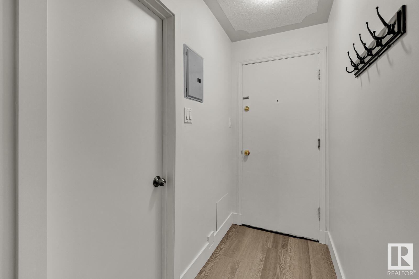 For sale: #6 11008 124 ST NW, Edmonton, Alberta T5M0J4 - E4396157 ...