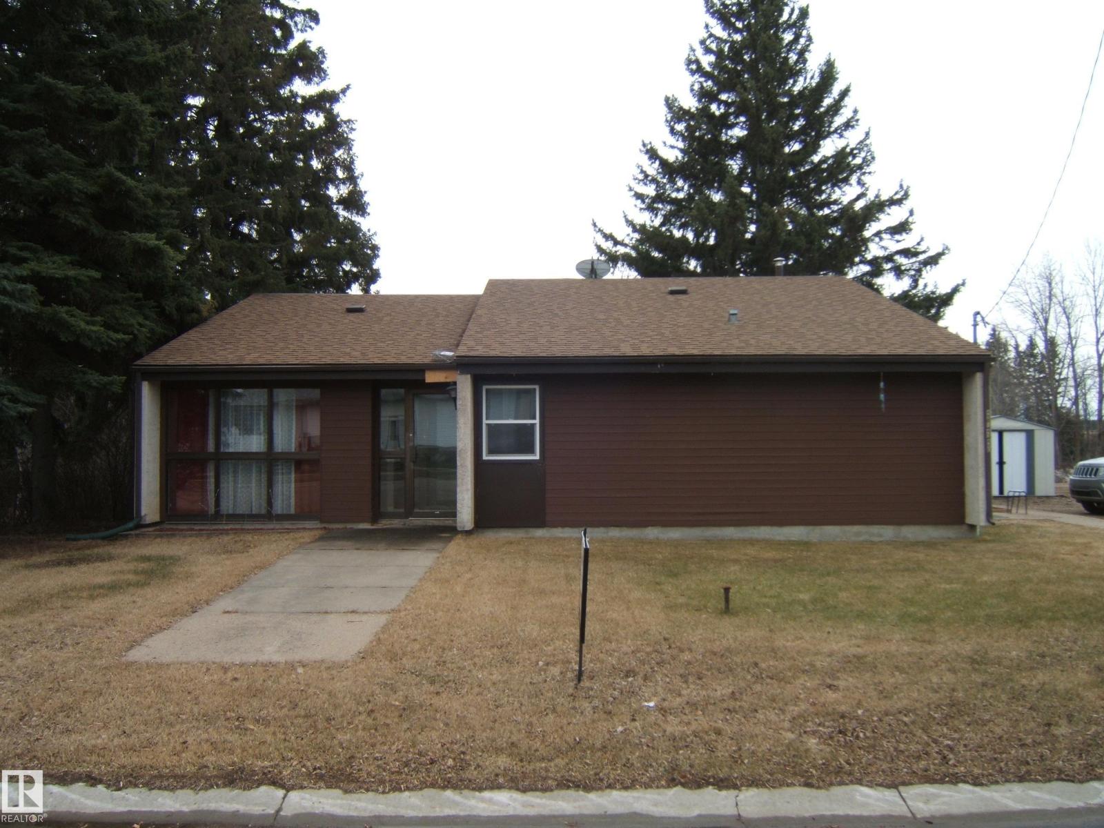 À vendre : 4901 47 AV, Myrnam, Alberta T0B3K0 - E4415711 | REALTOR.ca