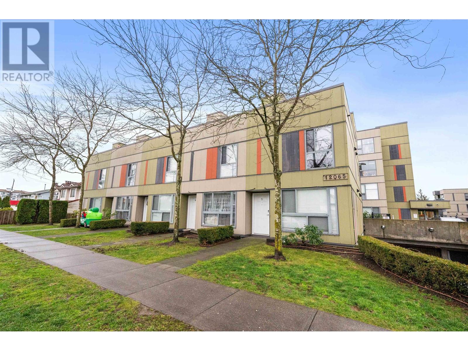 For sale: 4 12065 228 STREET, Maple Ridge, British Columbia V2X6M2 ...