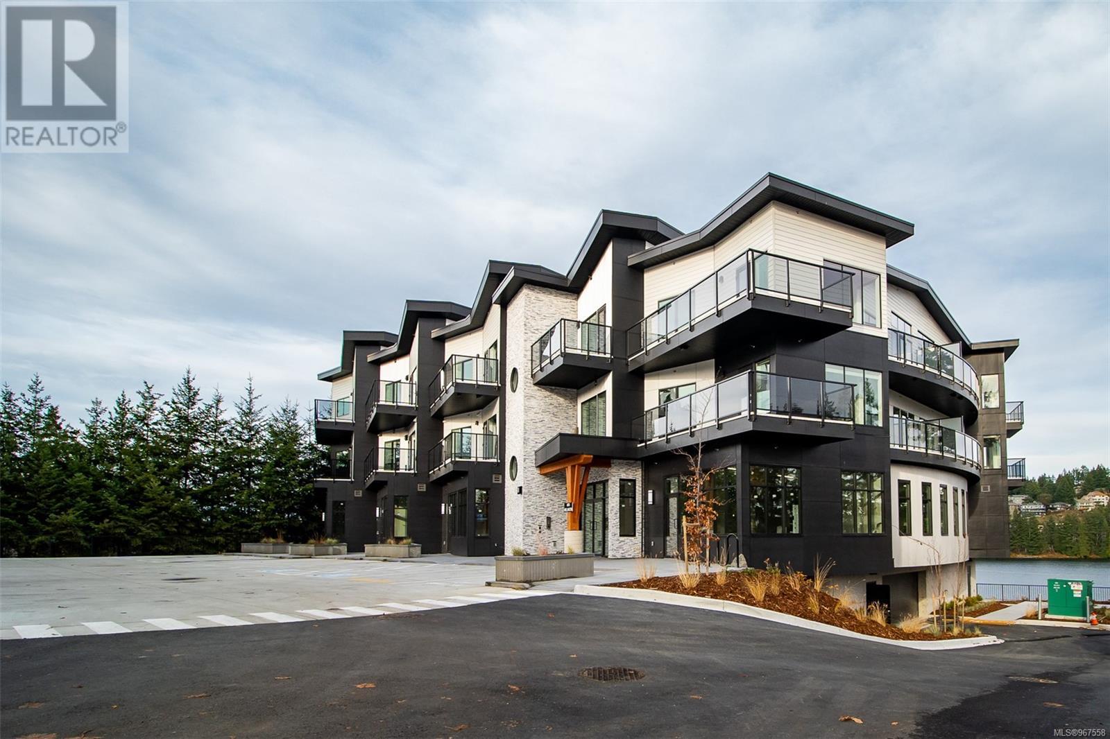 For sale: 205 4474 Wellington Rd, Nanaimo, British Columbia V9T2H3 ...