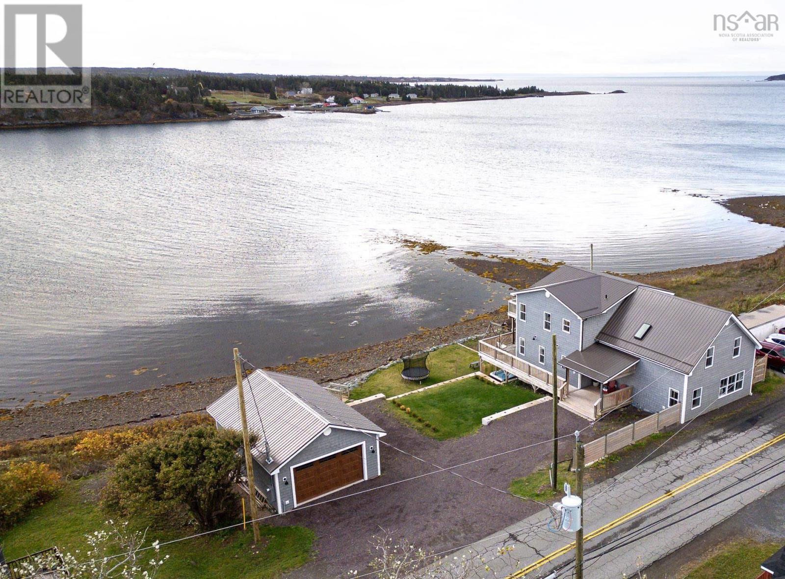 For sale: 778 Veterans Memorial Drive, Arichat, Nova Scotia B0E1A0 ...
